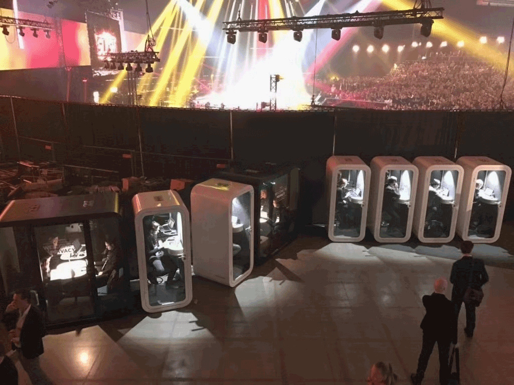 Portable Soundproof Working Booth Meeting Box office for single person ...